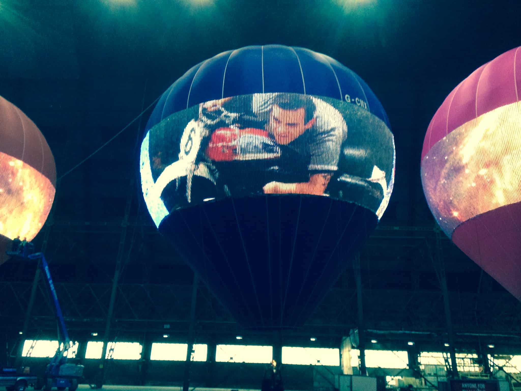 LED Hot Air Balloons - Video Solution Around The Canvas